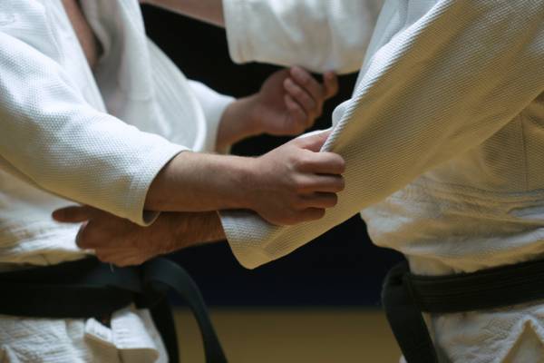 To Gi or Not To Gi: Differences Between Gi & No-Gi Grappling - Breaking ...