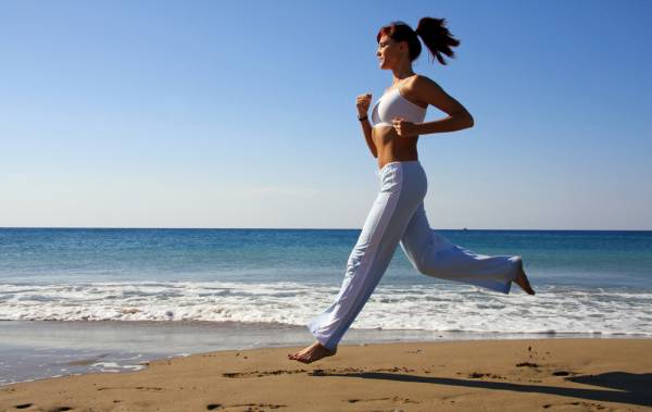 Training in Sand Has Increased Benefits Compared to Grass - Breaking Muscle