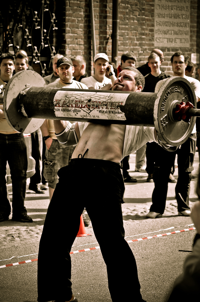 Strongman: Cycle 1, Week 6, Day 3 - Breaking Muscle