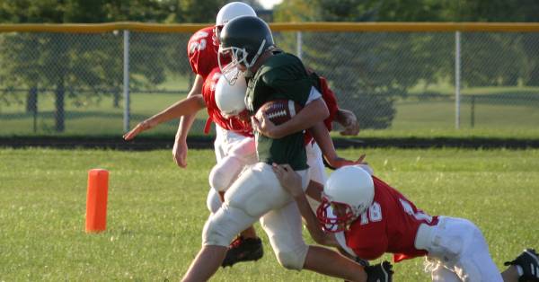 Should You Let Your Kids Go Full Contact in Football? - Breaking Muscle